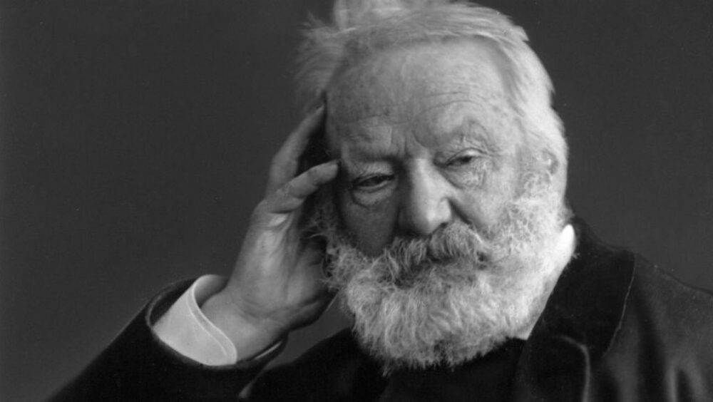 Victor Hugo, poète flatteur ou raciste colonisateur ? - Booxium